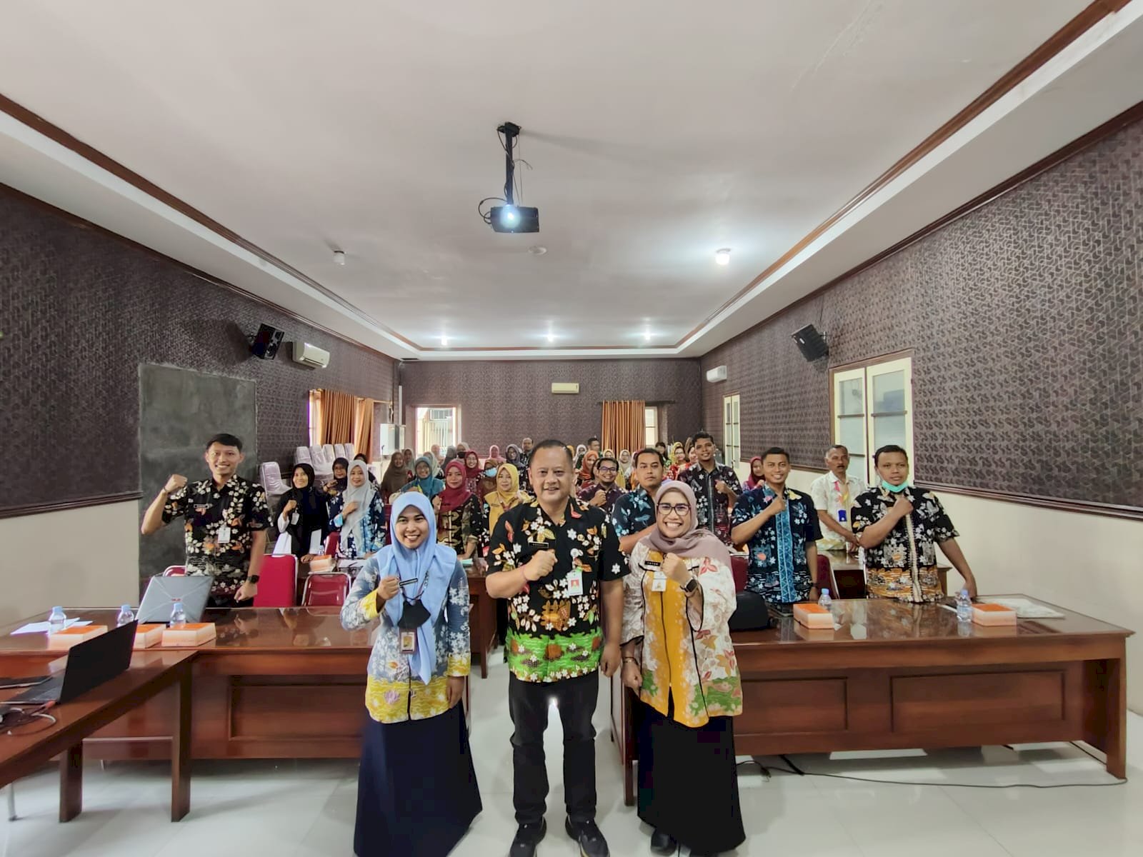 Evaluasi dan Tindak Lanjut Survei Kepuasan Masyarakat dan Konsultasi ... Evaluasi dan Tindak Lanjut Survei Kepuasan Masyarakat dan Konsultasi ...